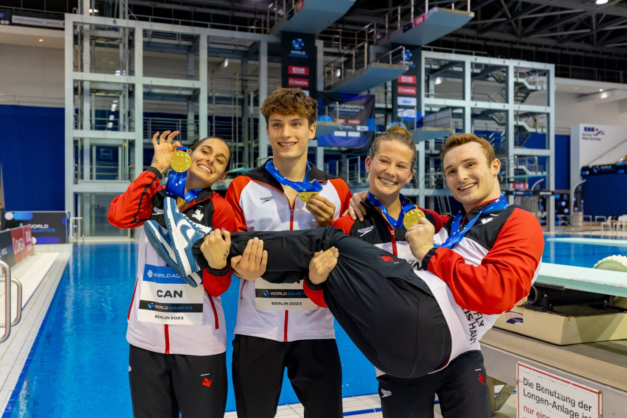Canadian team at the 2022 FINA World Junior Diving Championships